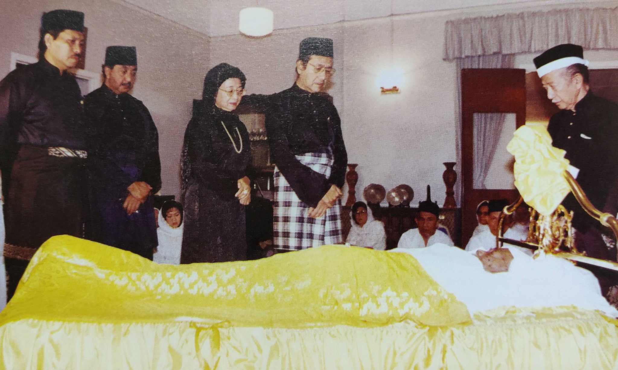 Tunku: His Throne is in the Hearts of Malaysians – Perdana Leadership ...