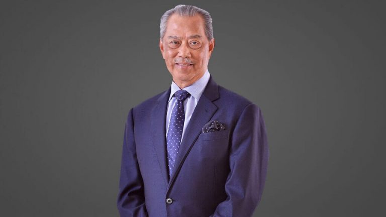 Biografi Tan Sri Mahiaddin Yasin – Perdana Leadership Foundation
